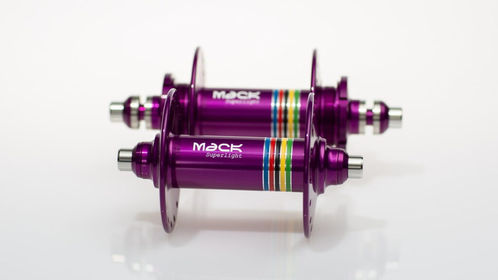 THE MACK COMPANY. Light track hubs - Mackhubs